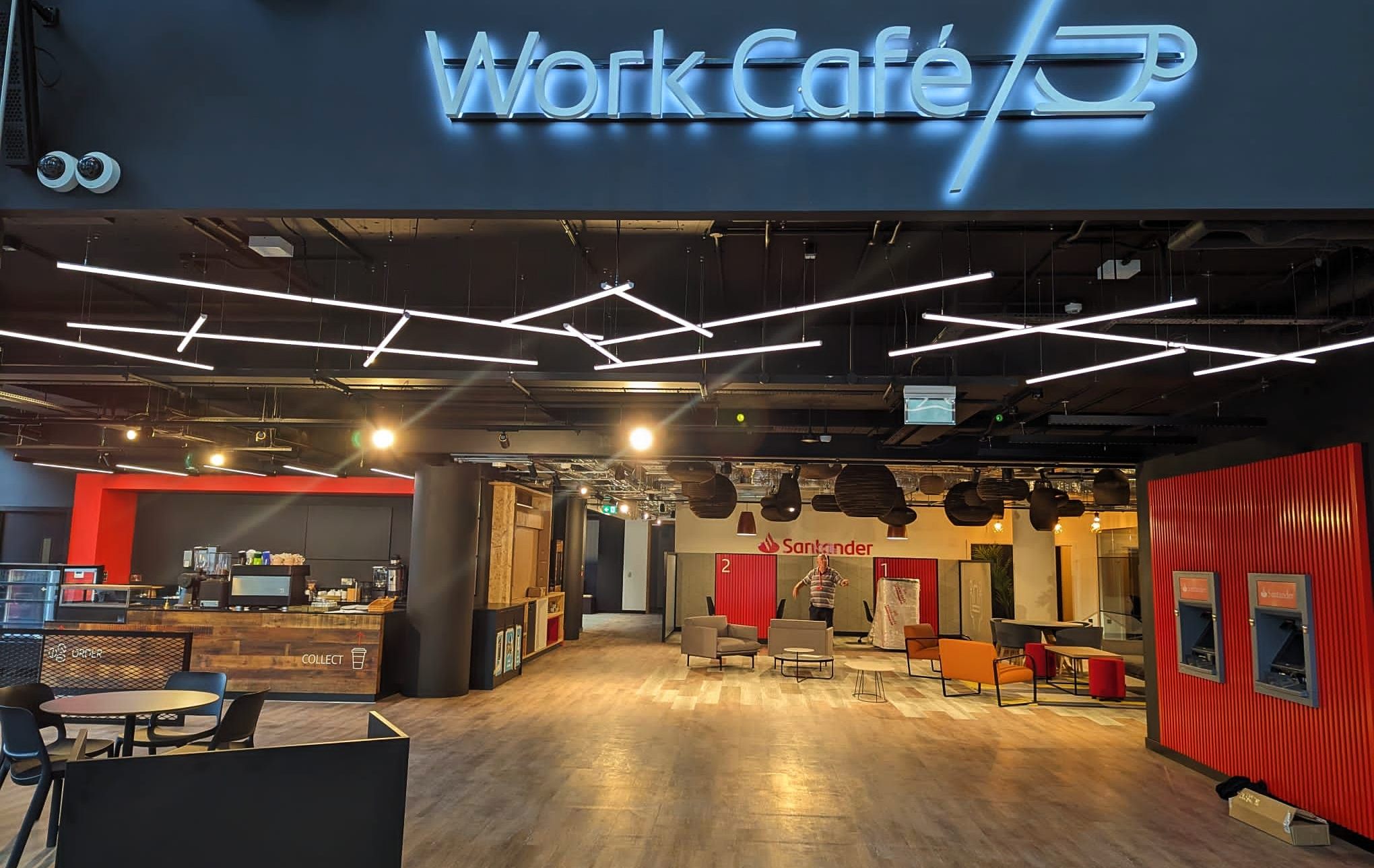 Santander Work Café London – Free Workspace